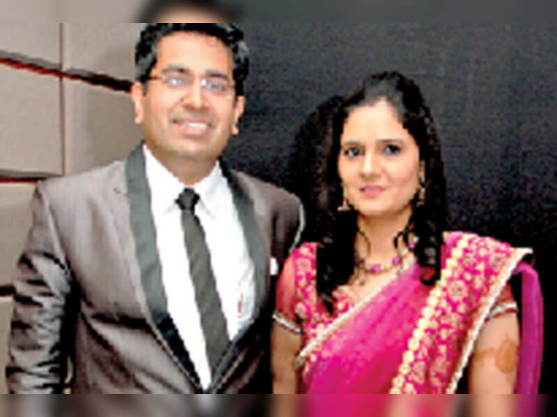 Daughter of Mohini and Tikamdas Chhabrani got engaged to Prashant Garg in Nagpur | Events Movie ...