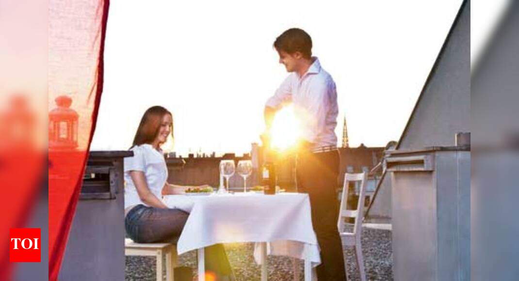 Monsoon parties move outdoors - Times of India