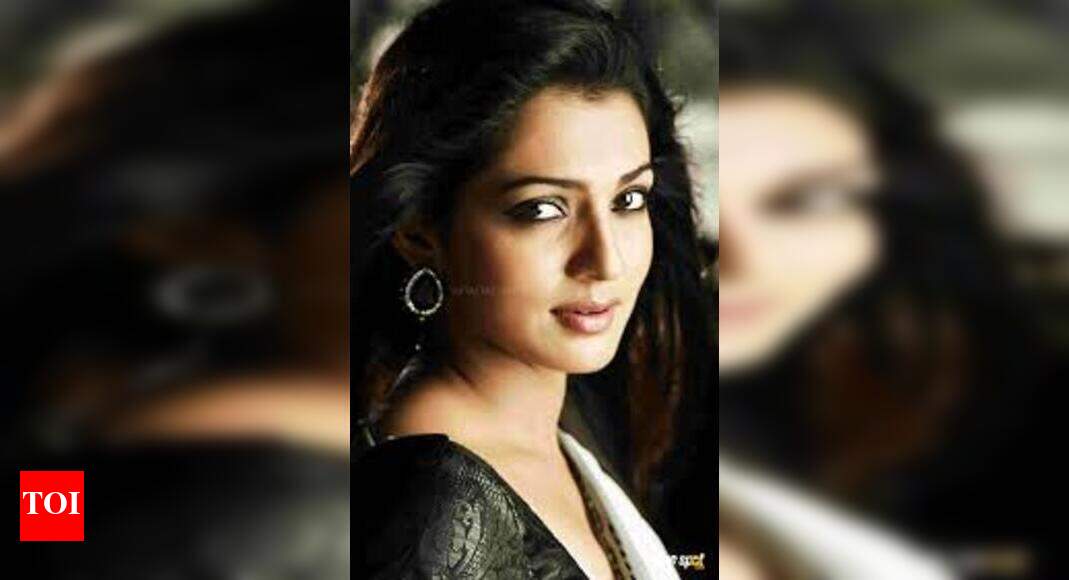 Fans' frenzy for Parvathi's Maryan | Kannada Movie News - Times of India