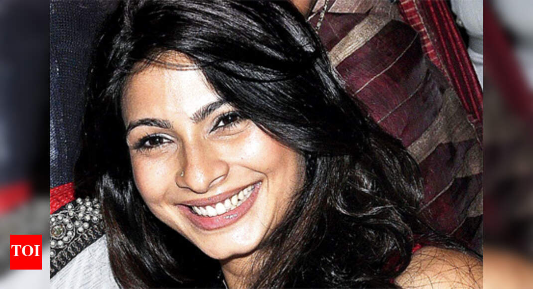 Tanisha makes theatre debut | Hindi Movie News - Times of India