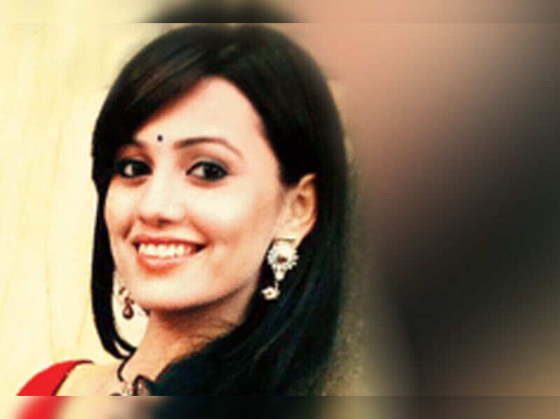 How Esha Kansara causes ‘floods’ - Times of India