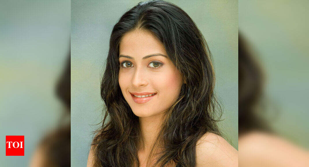 I am single and ready to mingle: Dimple Jhangiani - Times of India