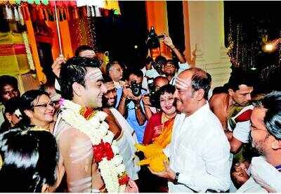 The man behind the make-up - Times of India