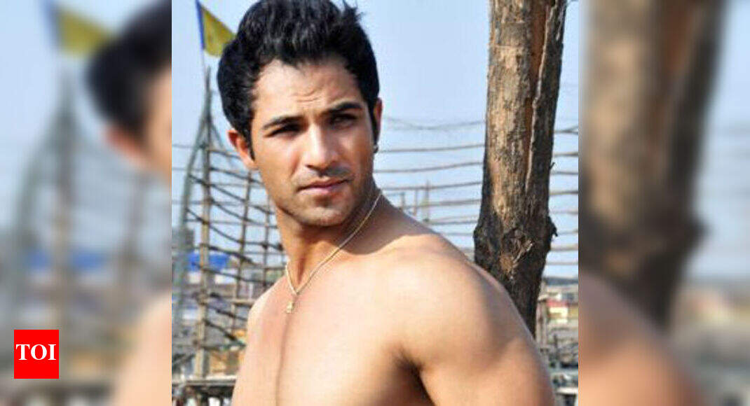 Nazim is ambitious about anchoring - Times of India