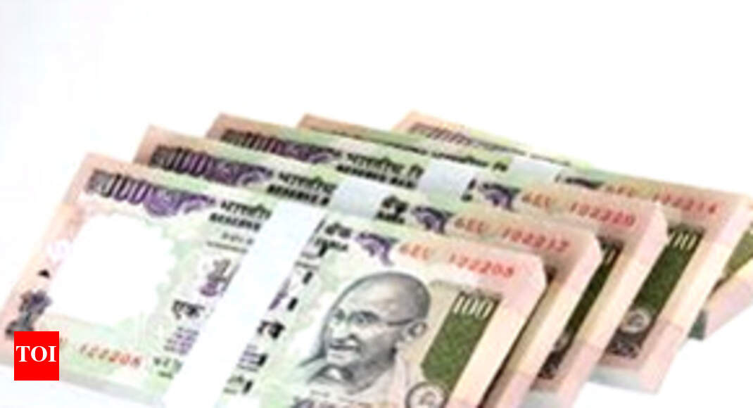 Rupee falls to historic low of 62 per dollar, Sensex plunges over 400 ...