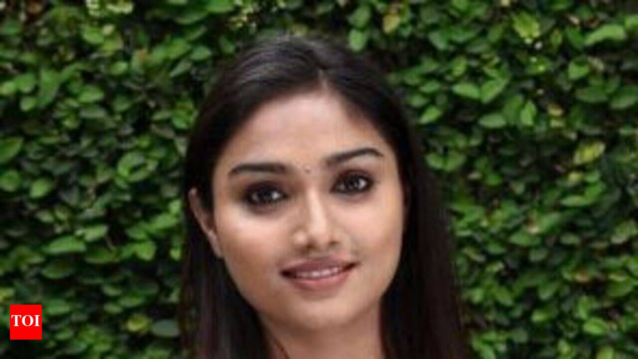 Aishwarya Devan Umbigo 🍦