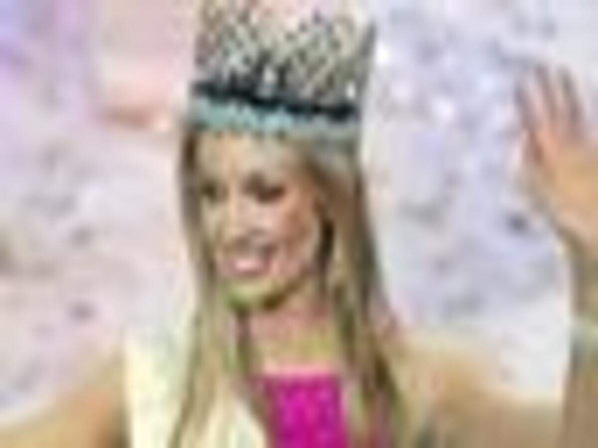 Rosanna is first ever Miss World to feature in Playboy