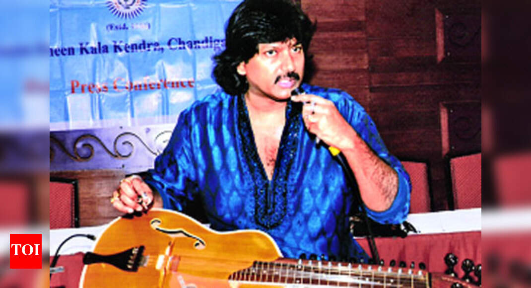 Pt Salil Bhatt's musical dedication to daughters | Hindi Movie News ...