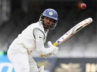 Khan bowls India to verge of victory | New Zealand in India 2016 News ...