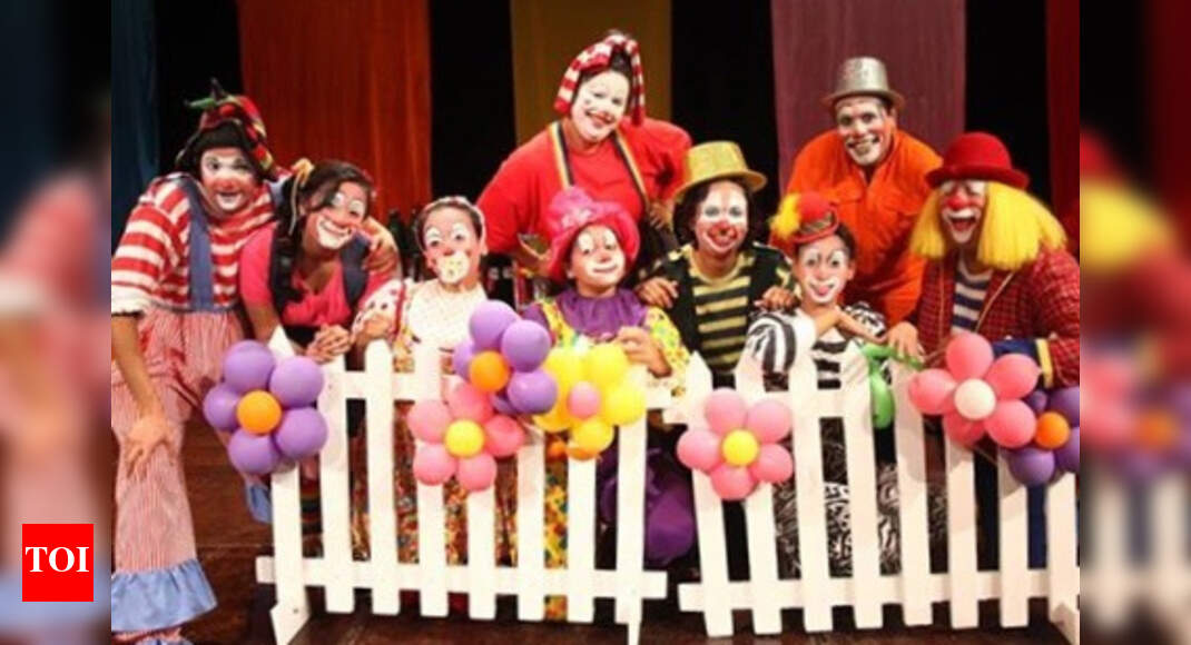 Clowns at an evening of laughter with a social message | Hindi Movie ...
