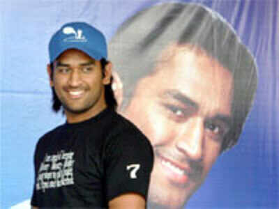 To cut out edges, Dhoni sweats - Times of India
