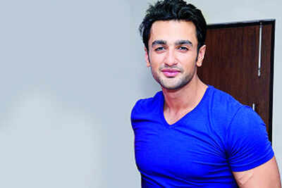 Nishant gifts himself shoes worth 50k on birthday - Times of India