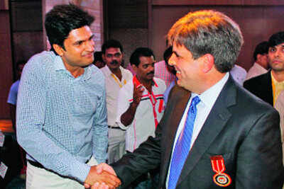 Meenakshi and Vinay Jain organise 52nd AGM of the Paper Merchant ...