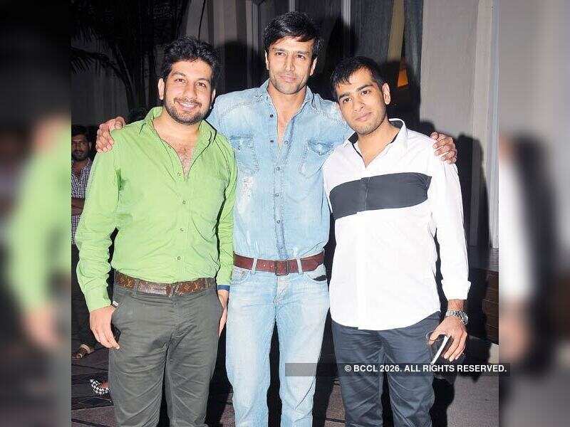 Amer Javed, Farhad and Hameed share a frame during Heal A Child ...