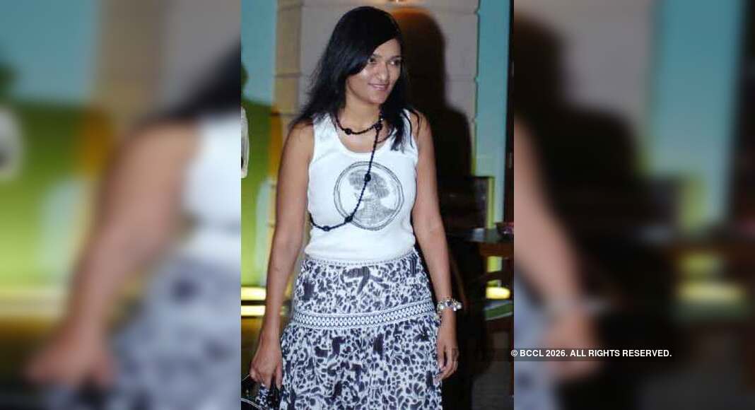 Mahima Datla walks in at Hemanth's birthday party in newly made home at ...