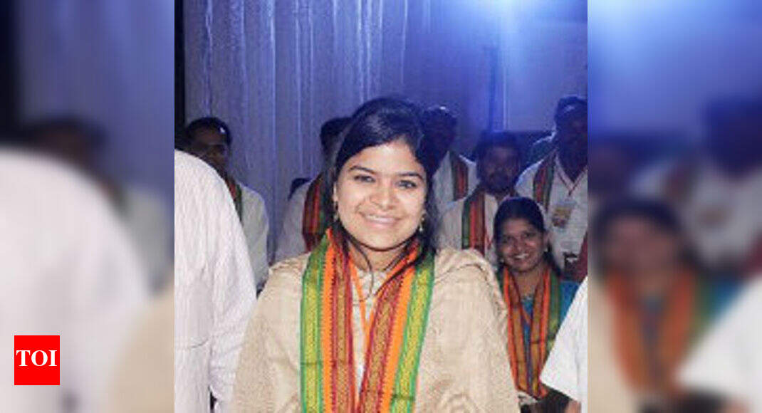 Wave in country in favour of Narendra Modi, says Poonam Mahajan - Times ...
