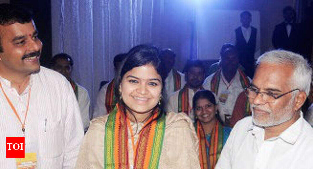 Wave in country in favour of Narendra Modi, says Poonam Mahajan - Times ...