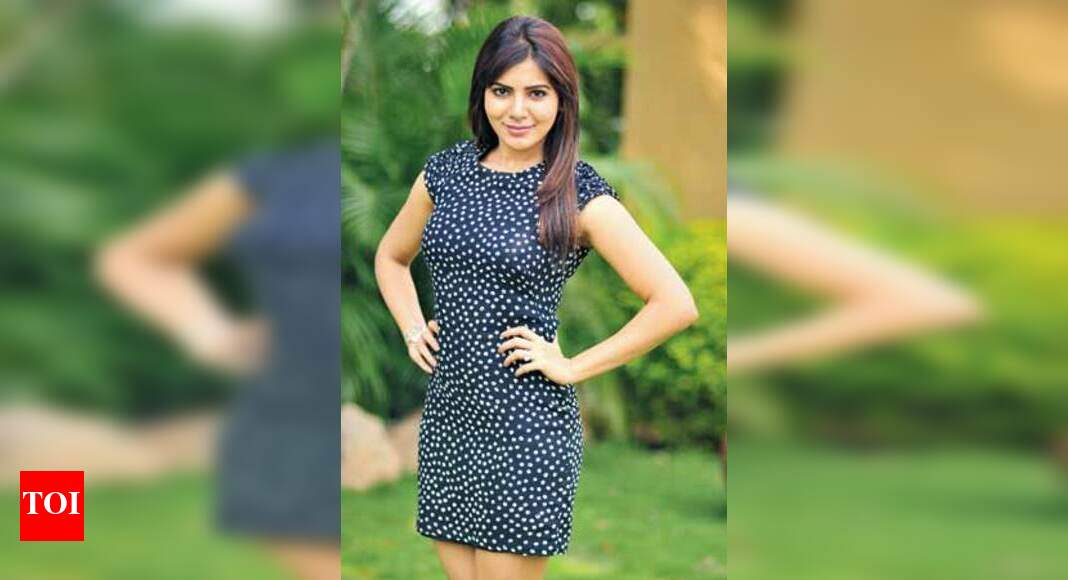 Presenting, Samantha on the rocks! | Telugu Movie News - Times of India