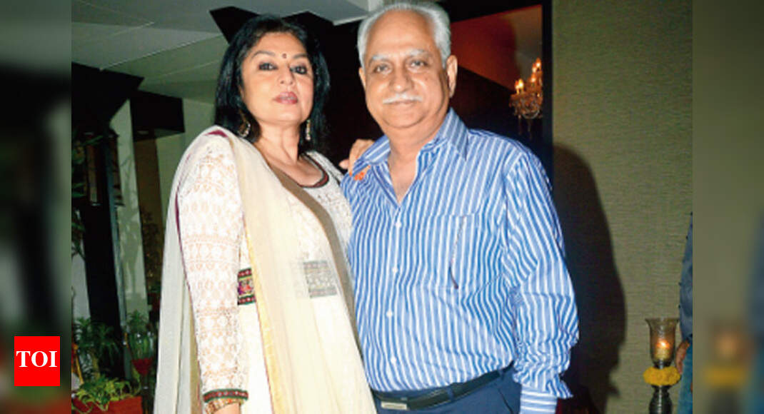 Anand Pandit and wife Roopa hosted a pre-Diwali bash at their residence ...