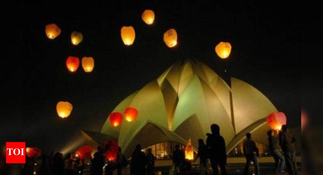 Sky lanterns pollute and may cause fire: Environmentalists - Times of India