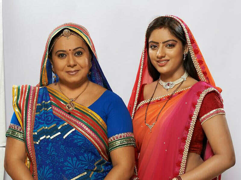 Bhabho allows Sandhya to pursue her IPS dream - Times of India