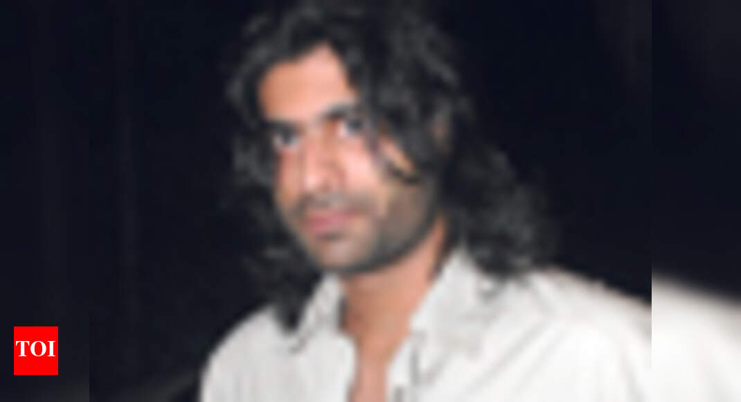Party time over for Sikander | Hindi Movie News - Times of India