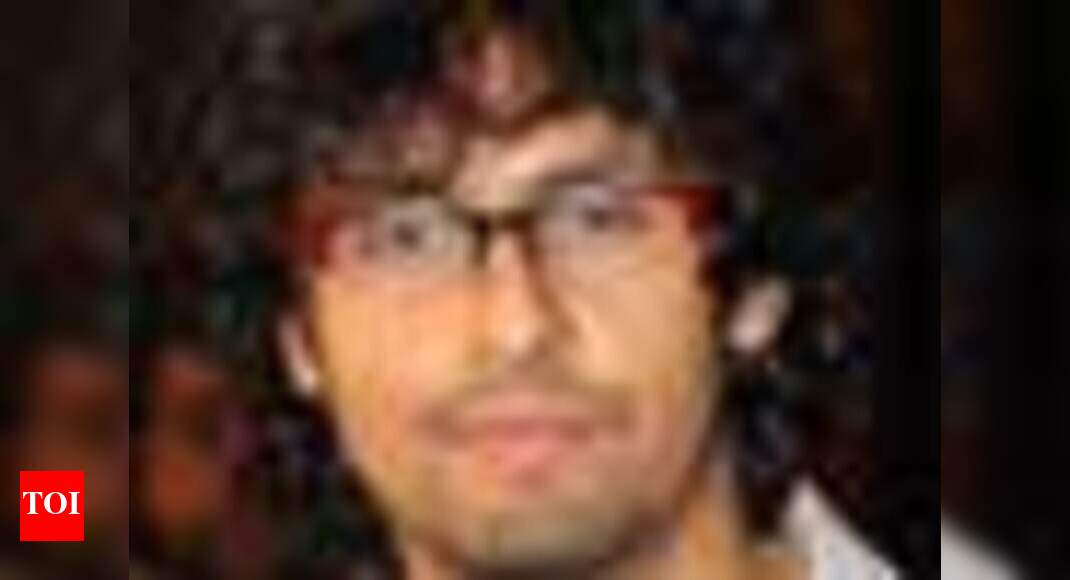 Celebs get cracking | Hindi Movie News - The Times of India