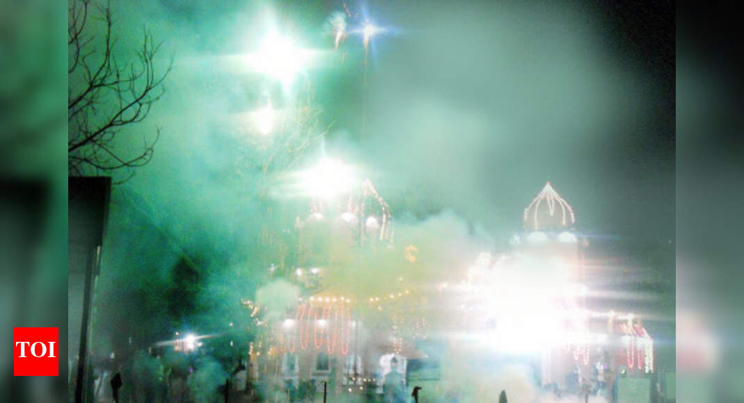 This Diwali saw a 32% dip in air pollution - Times of India