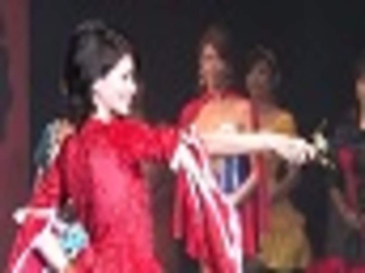 39 year old Mayumi Nishimura is a Beautiful Witch!