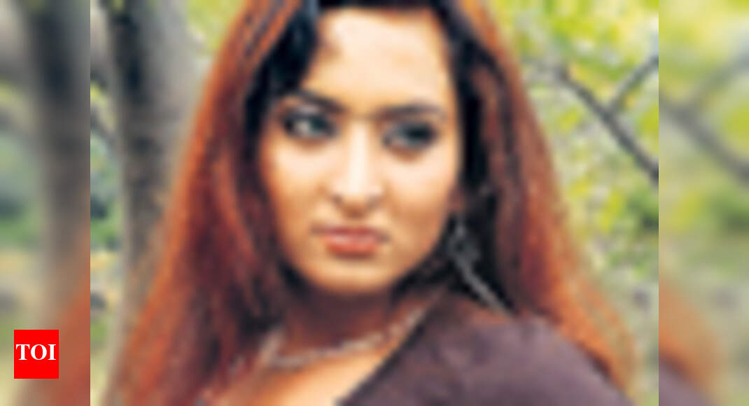 Vanitha Reddy as super cop | Hindi Movie News - Times of India