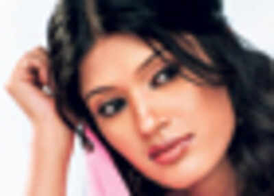 I’m in love with Salman: Dimple - Times of India