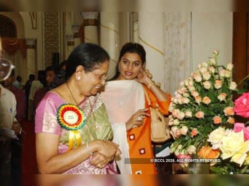 Indira Gvk Reddy and Pinky Reddy at 'Rose show' organised by Alam Khan ...