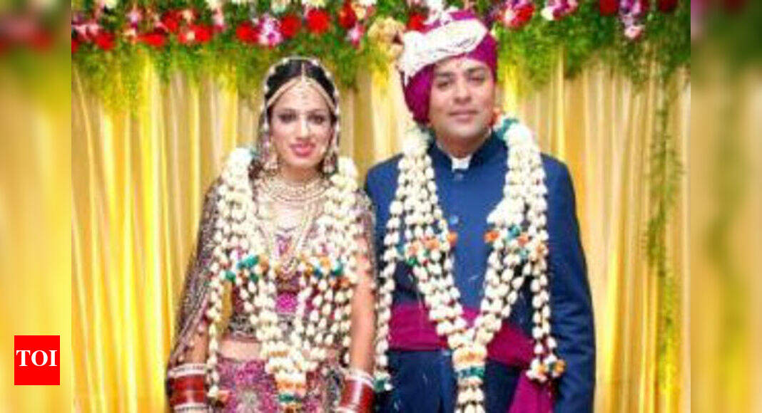 Ruchi and Sumit Sahani's wedding reception at Royal Orchid Hotel in ...