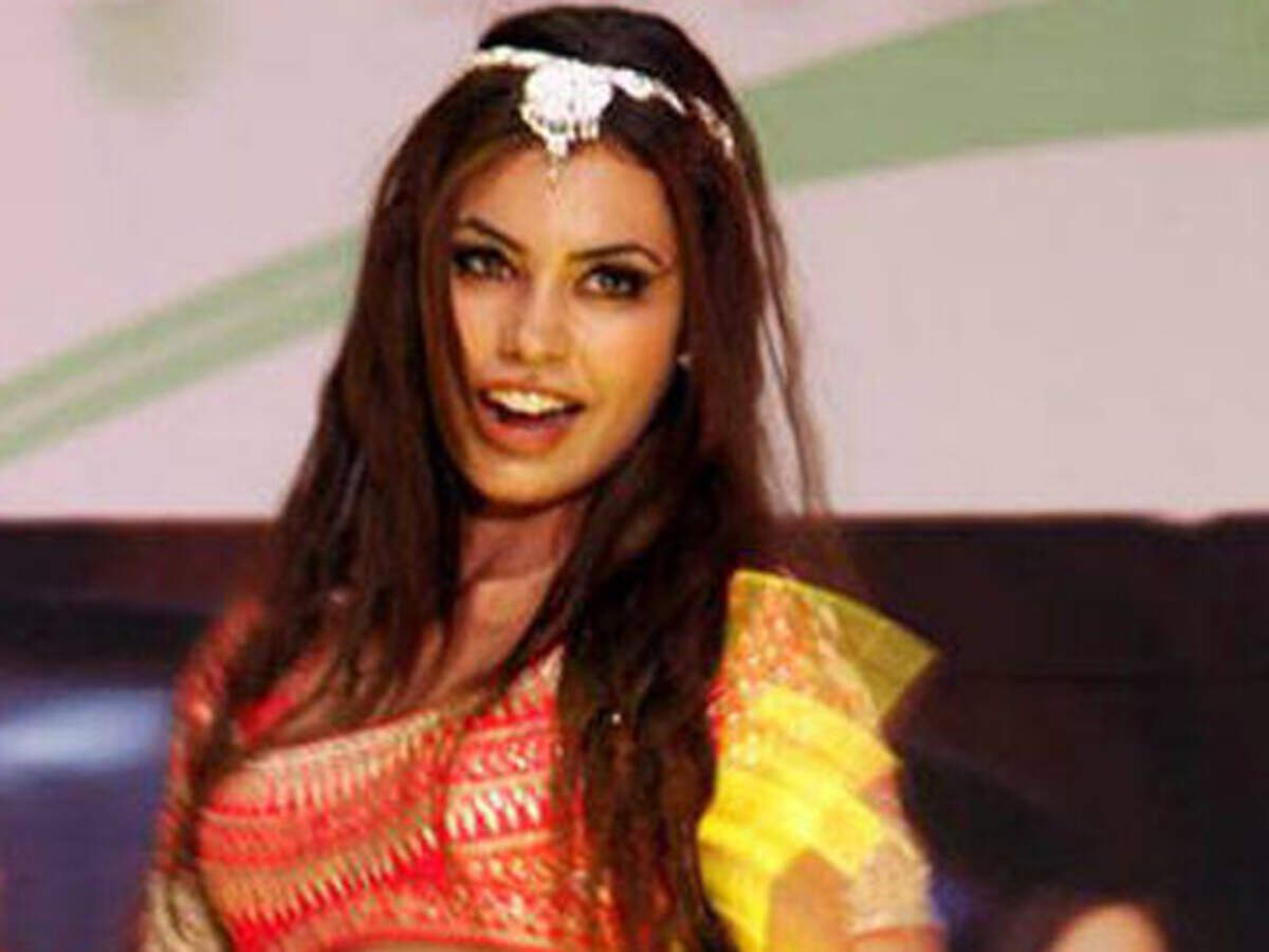 Srishti Rana during talent show at Miss Asia Pacific World 2013