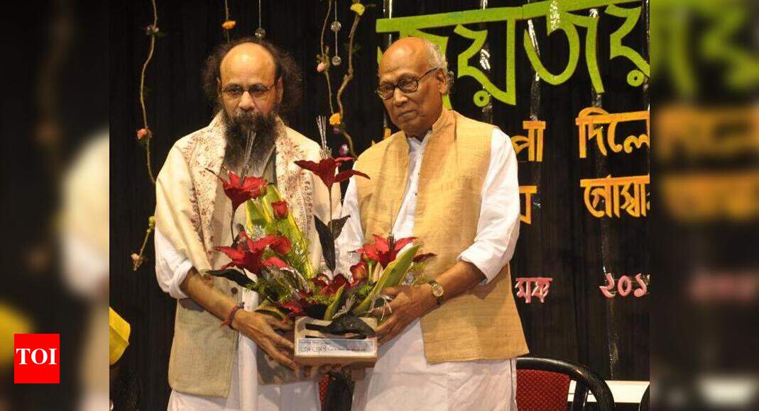 Sahitya Akademi Award winner Joy Goswami felicitated on 60th birth ...