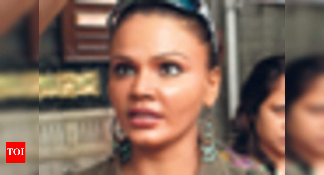 Rakhi crying hoarse! - Times of India