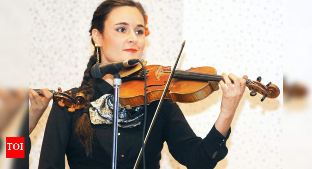 Flor De Toloache performed traditional Mariachi numbers at the American ...