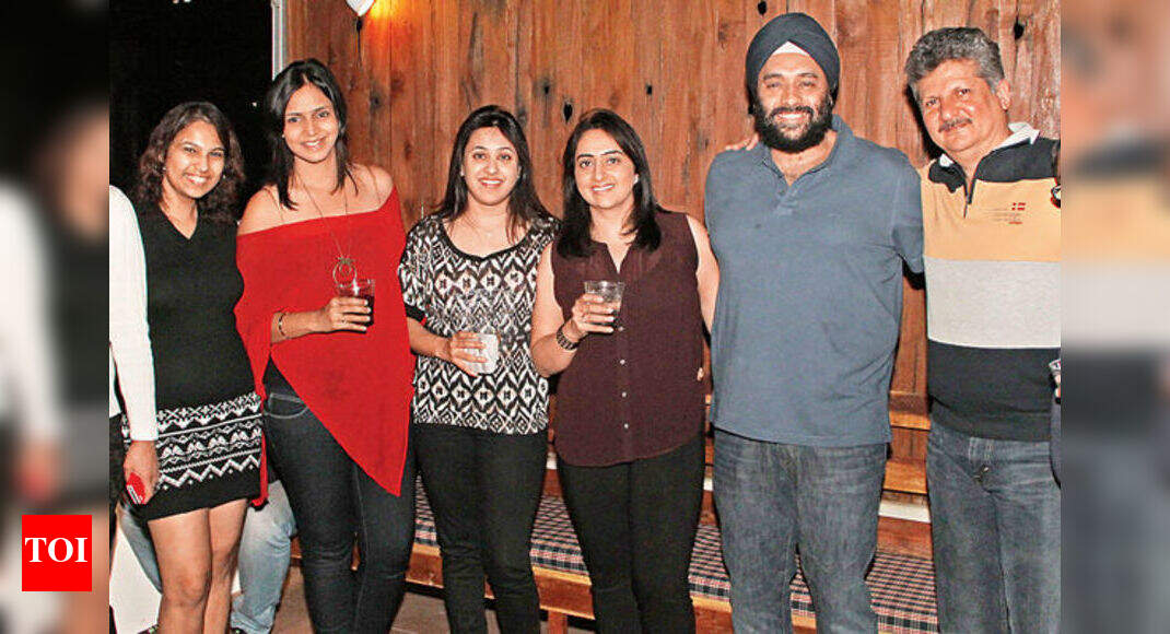 Sachin, Gauri Chapheka launch rooftop lounge in style in Pune | Events ...