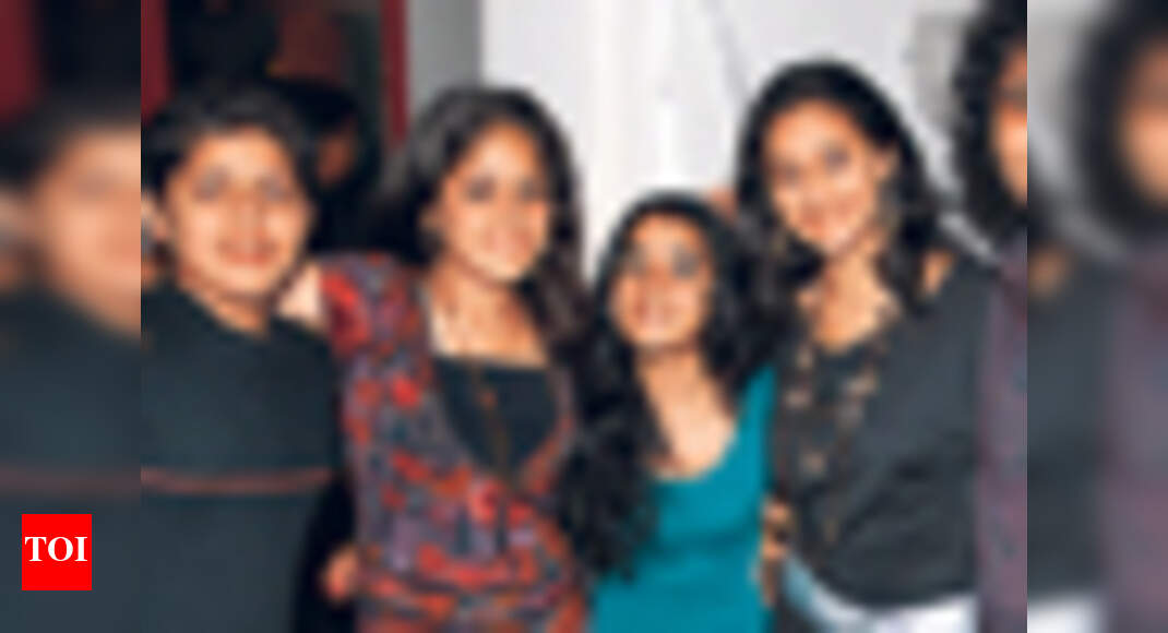 Shaarika's eighteenth birthday! | Events Movie News - Times of India