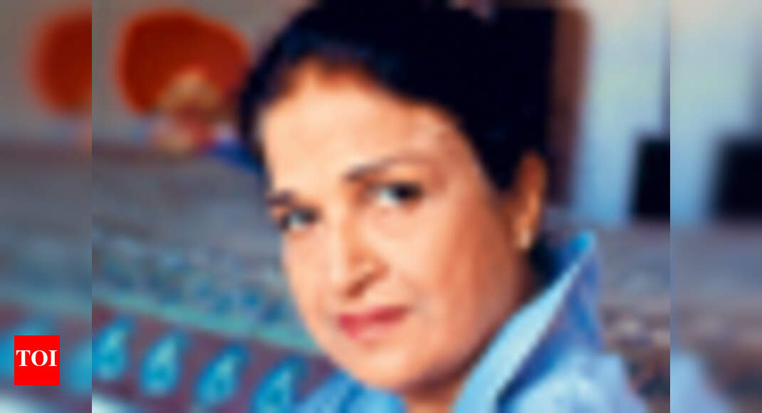 Kamini is 80 and still acting! - Times of India