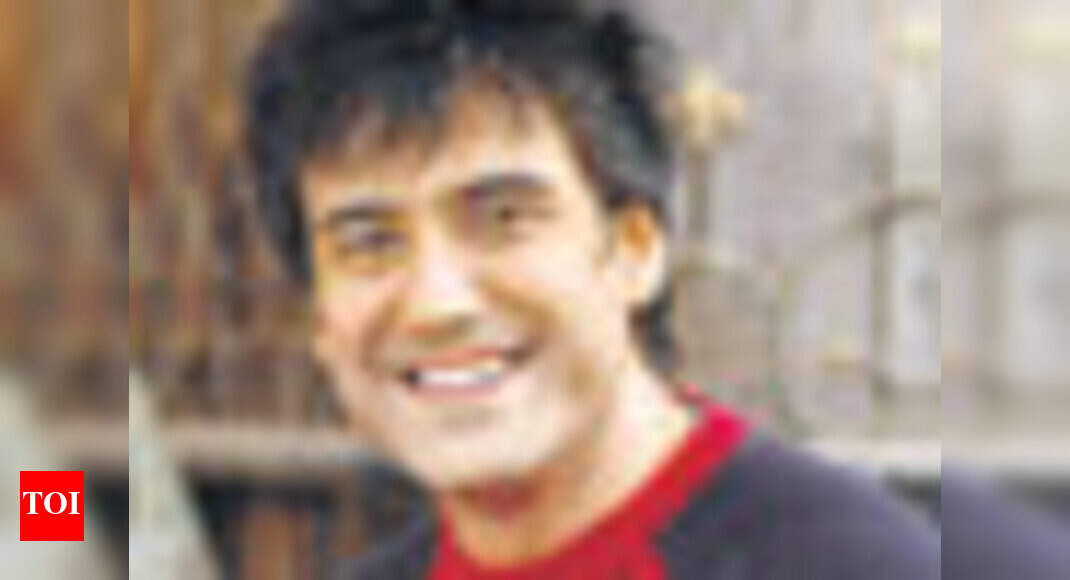 The man kissed me on the lips: Karan - Times of India