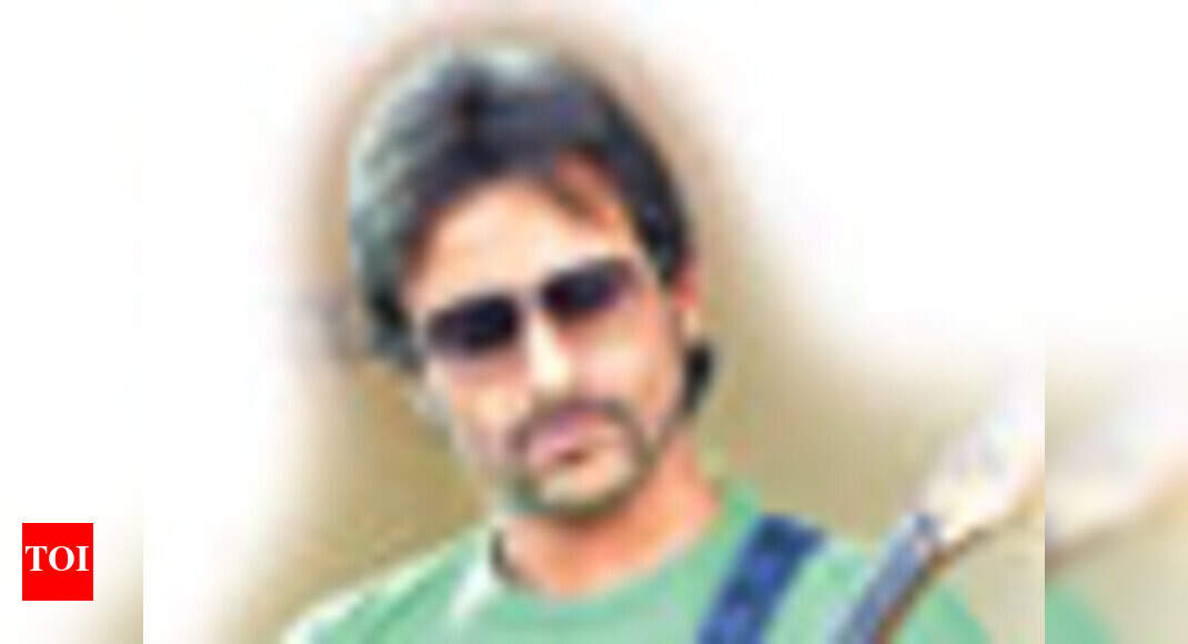 'Saif looks great on stage with his guitar’ | Hindi Movie News - Times ...