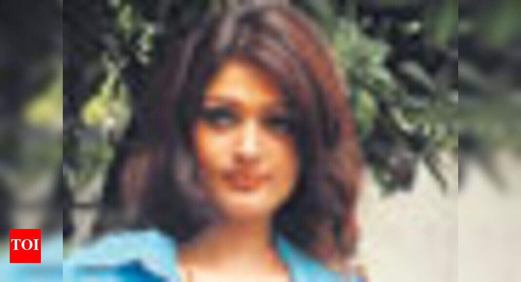 Poonam Singar is happy | Hindi Movie News - Times of India