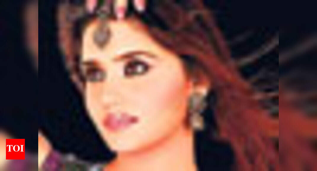 Chitrita hits it off with Amrita | Hindi Movie News - Times of India