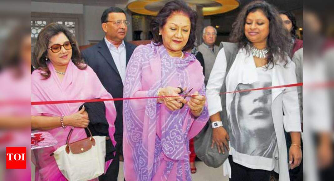Royal Rani Vidya Devi inaugrates Painter Aparna Banerjee’s exhibition ...