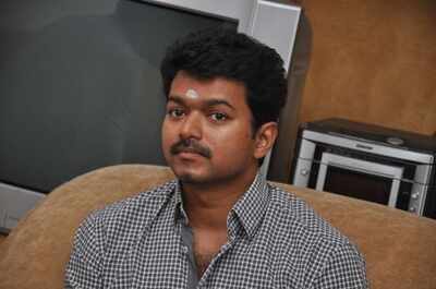 Now, Vijay keeps it simple | Tamil Movie News - Times of India