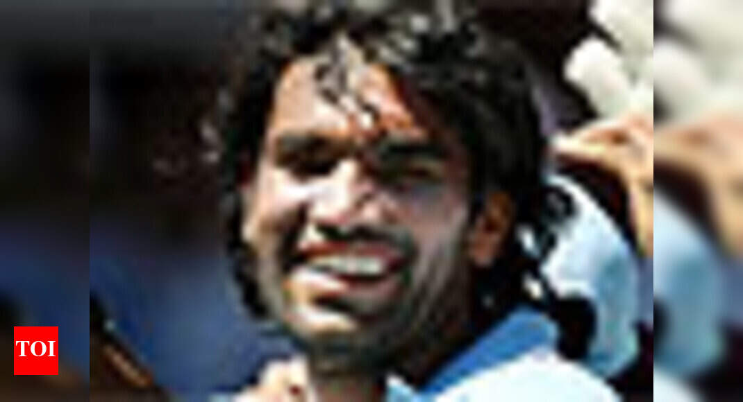 Munaf was not worth his place in the team : Gavaskar - Times of India