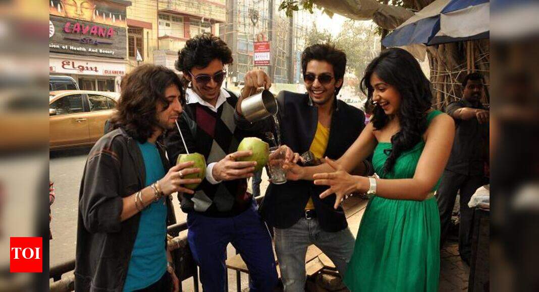 Cast of Yaariyan celebrates birthday in Kolkata | Bengali Movie News ...