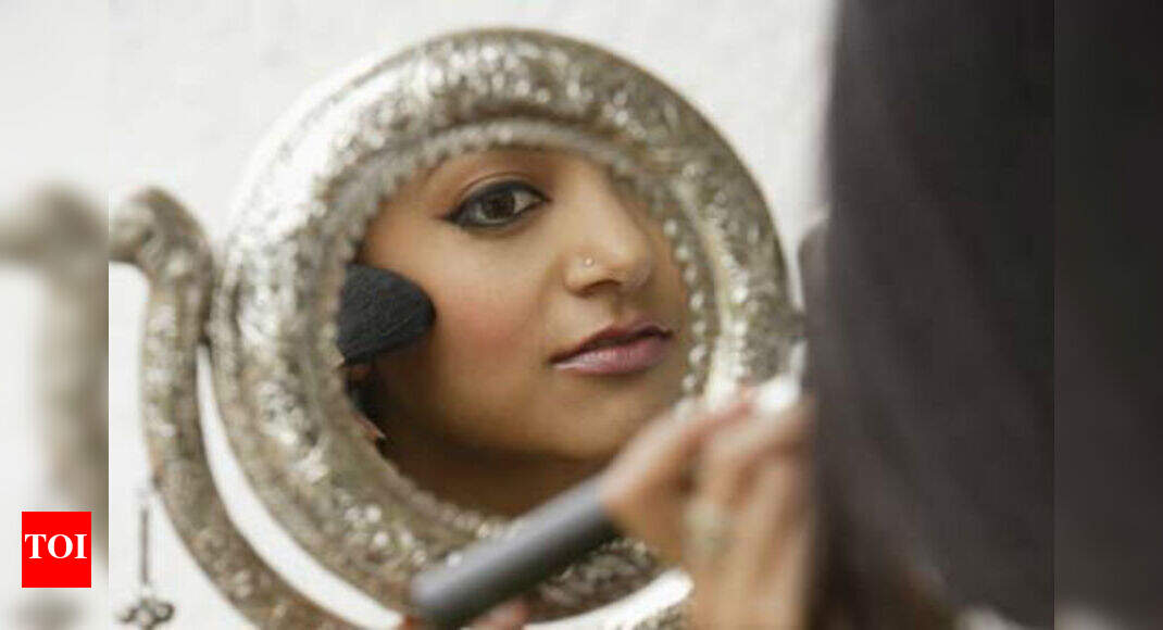 Makeup allergies? Here’s what to do - Times of India
