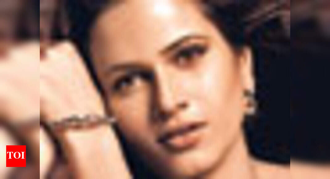 Manava moves from TV to films - Times of India